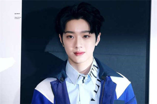 Does Edward Lai Guanlin Have A Girlfriend? The Relationship With Zhang ...