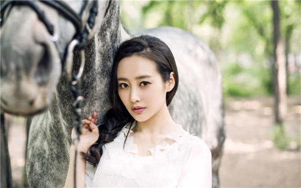 Who Is Evan Li Yifeng's Girlfriend? Lee Da Hae Is The Only Girlfriend ...