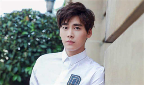 Who Is Evan Li Yifeng's Girlfriend? Lee Da Hae Is The Only Girlfriend ...
