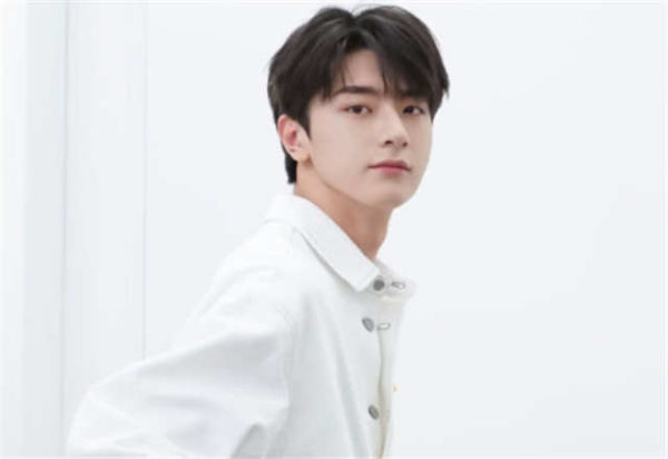 Lulu Xu Lu, Lin Yi- Sweet Love In "Love scenery", A Star Falls In Love With Science Geek - CPOP HOME