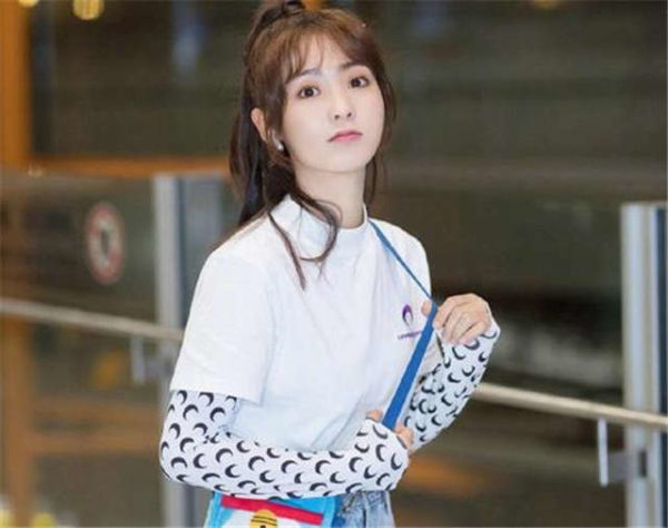 Does Lin Yi Have A Girlfriend? His Ideal Type Is Zhou Jieqiong - CPOP HOME