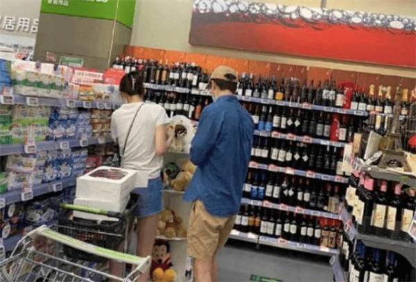 Who Is Uvin Wang Yuwen's Boyfriend? Relationship With Eric Yang Le Was ...