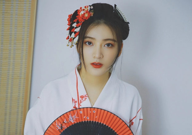 Yang Yimo - 杨伊墨 - CPOPHOME